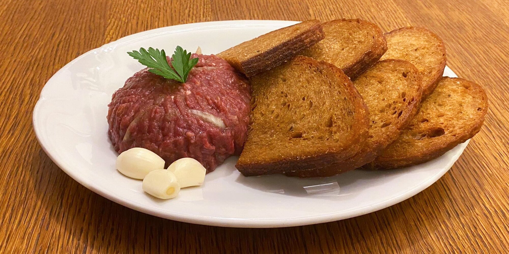 Namíchaný tatarák s topinkami: 300 nebo 500 g | Slevomat.cz