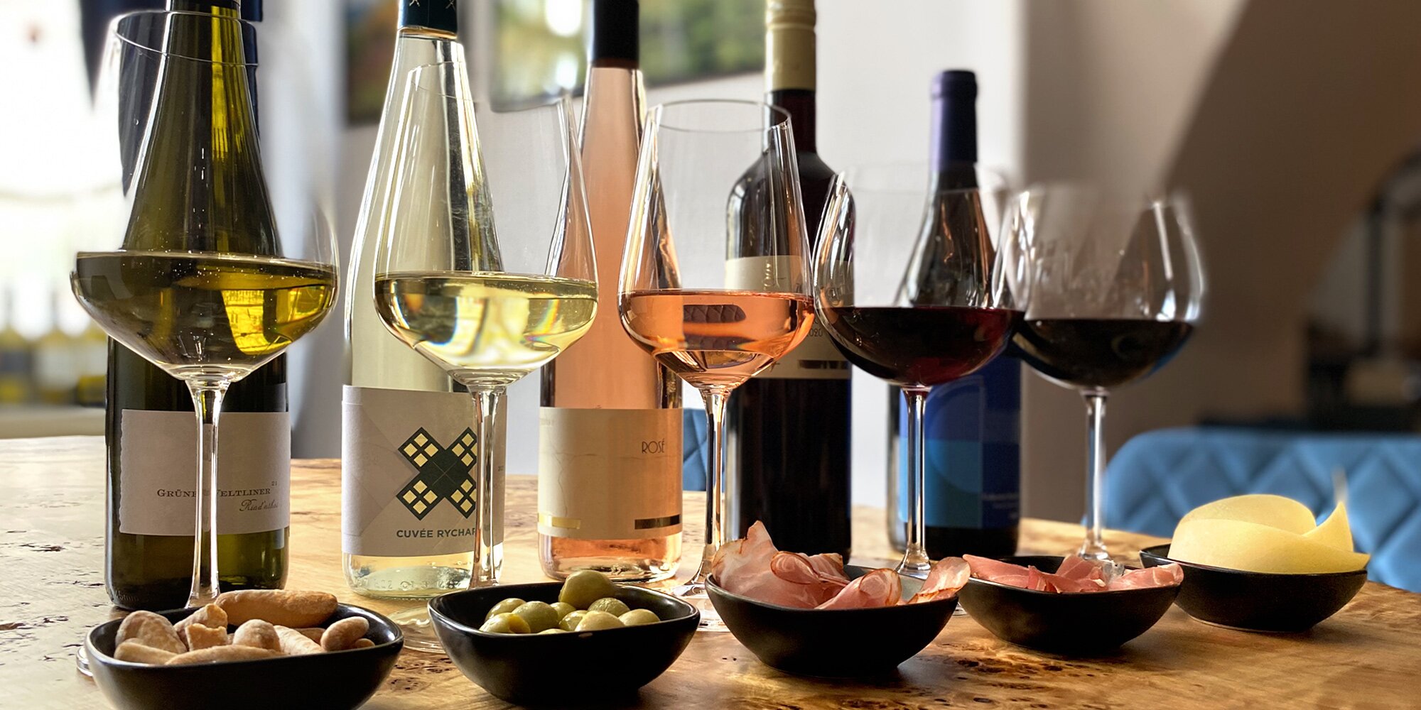 Řízená degustace vín včetně tapas pro 1 i 2 osoby | Slevomat.cz