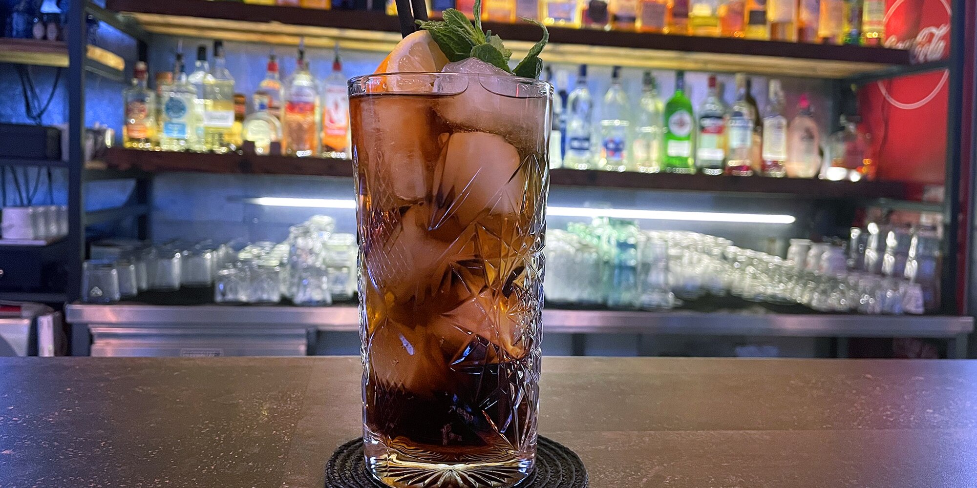 Míchané drinky i pestrý program v The Factory Baru | Slevomat.cz