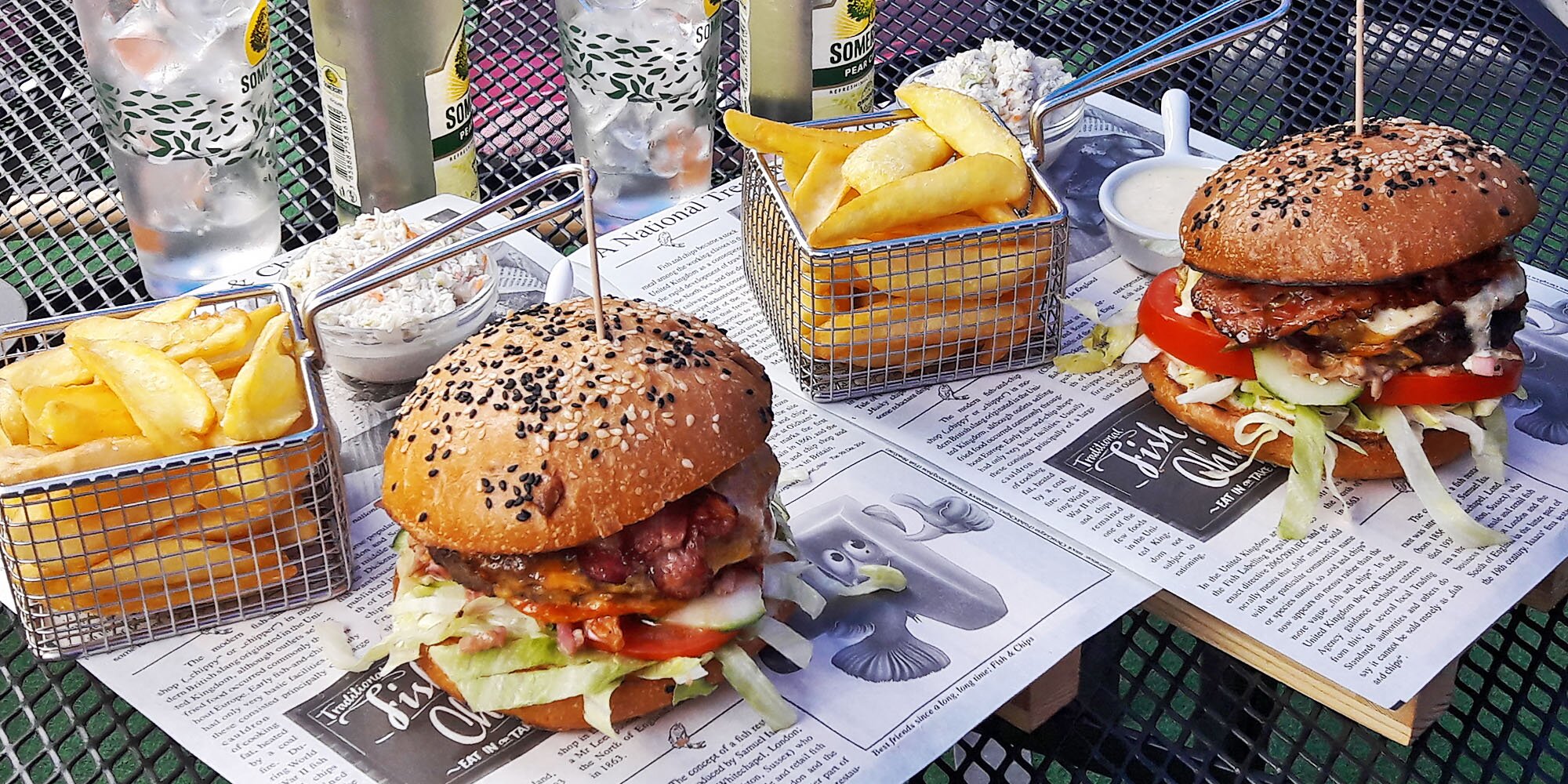 Vyladěné burger menu a hruškový cider pro dva | Slevomat.cz