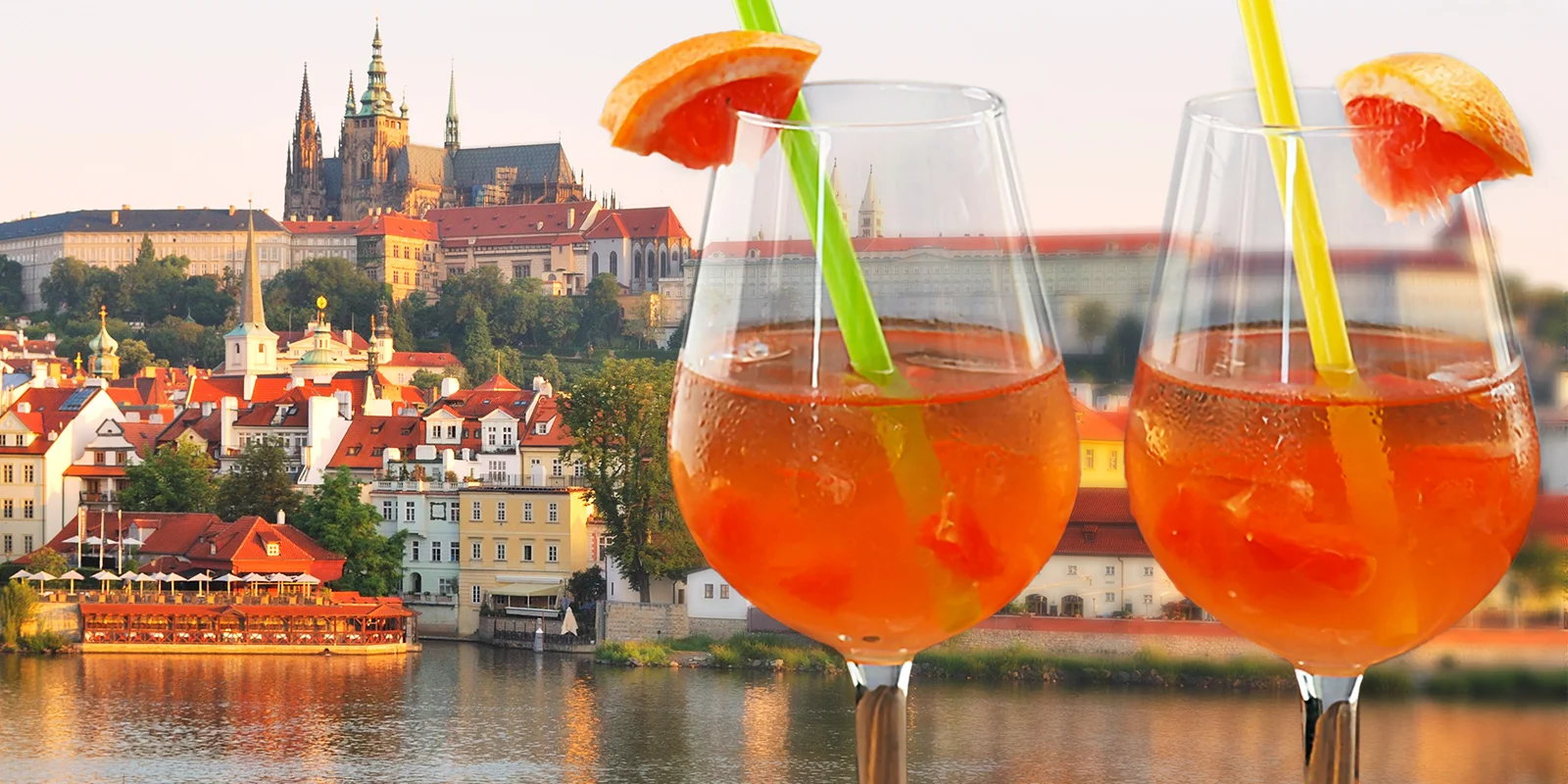 Romantická chvilka u sklenice vína v podhradí | Slevomat.cz
