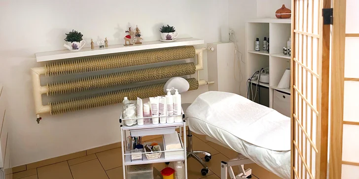 Poctivá masáž zad a šíje se zábalem i masáží obličeje | Slevomat.cz